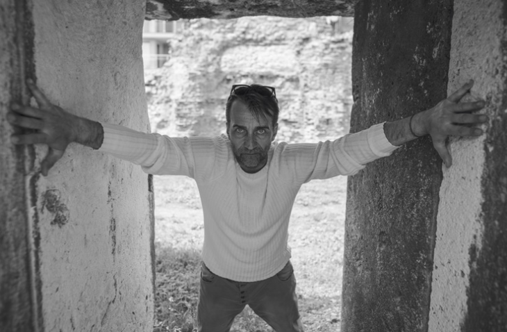 Стоян Радев - полет високо над скуката | EVA.bg