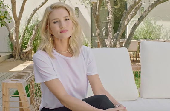 Роузи Хънтингтън-Уайтли отговаря на 73 въпроса | EVA.bg