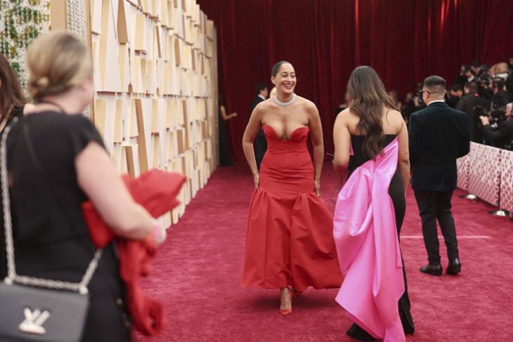 Най-зле облечените на наградите Оскар | EVA.bg